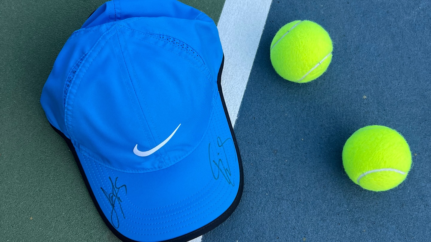 Сумський боксер збирає кошти на ЗСУ: розіграш кепки з автографами Світоліної та Монфіса | Данкор ...